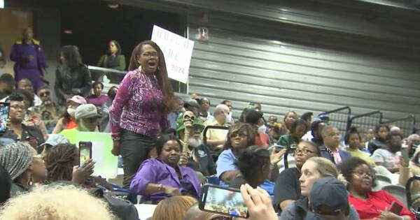 CHICAGO DEATH SPIRAL: 44 People Shot, 10 Killed Over Bloody Memorial ...